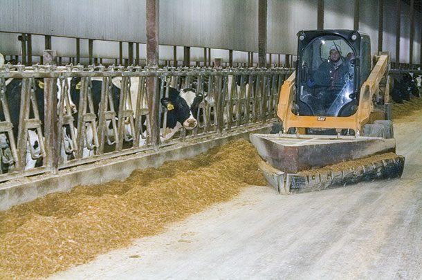 Hourly feed pushups yield more milk, fewer problems at Kinnard Farms ...